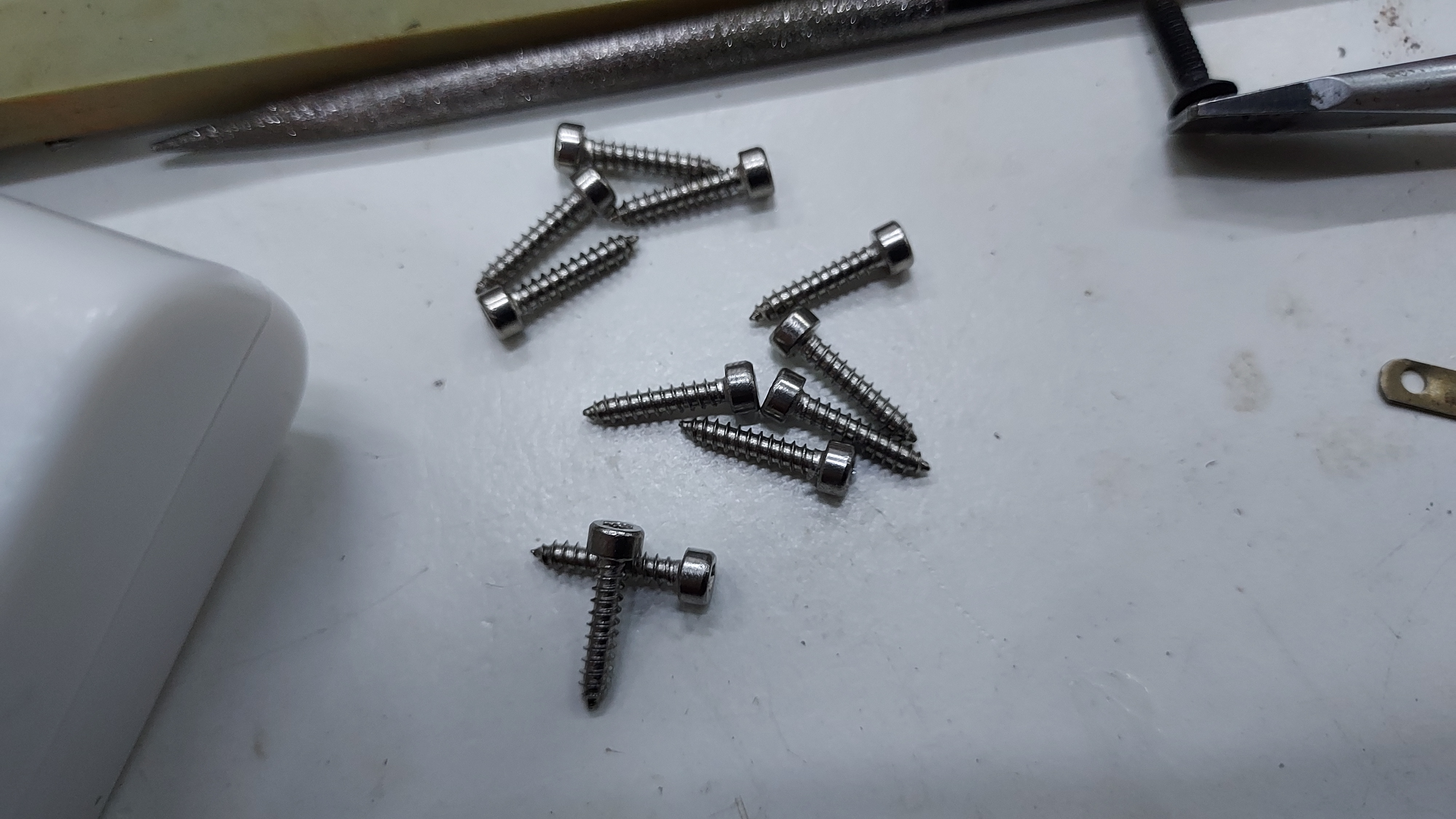 (Hex head Tapered screws)